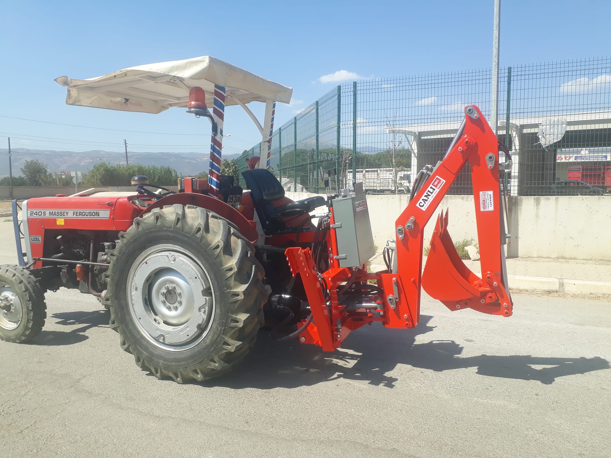 Canlı Makina - Tarım İş Makinaları